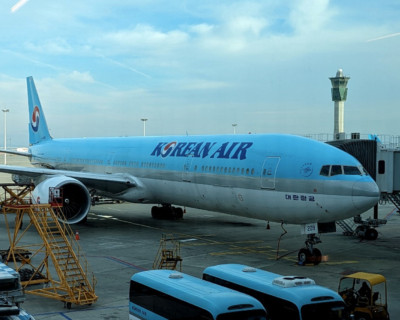 Review of Korean Air flight from Amsterdam to Seoul in Economy