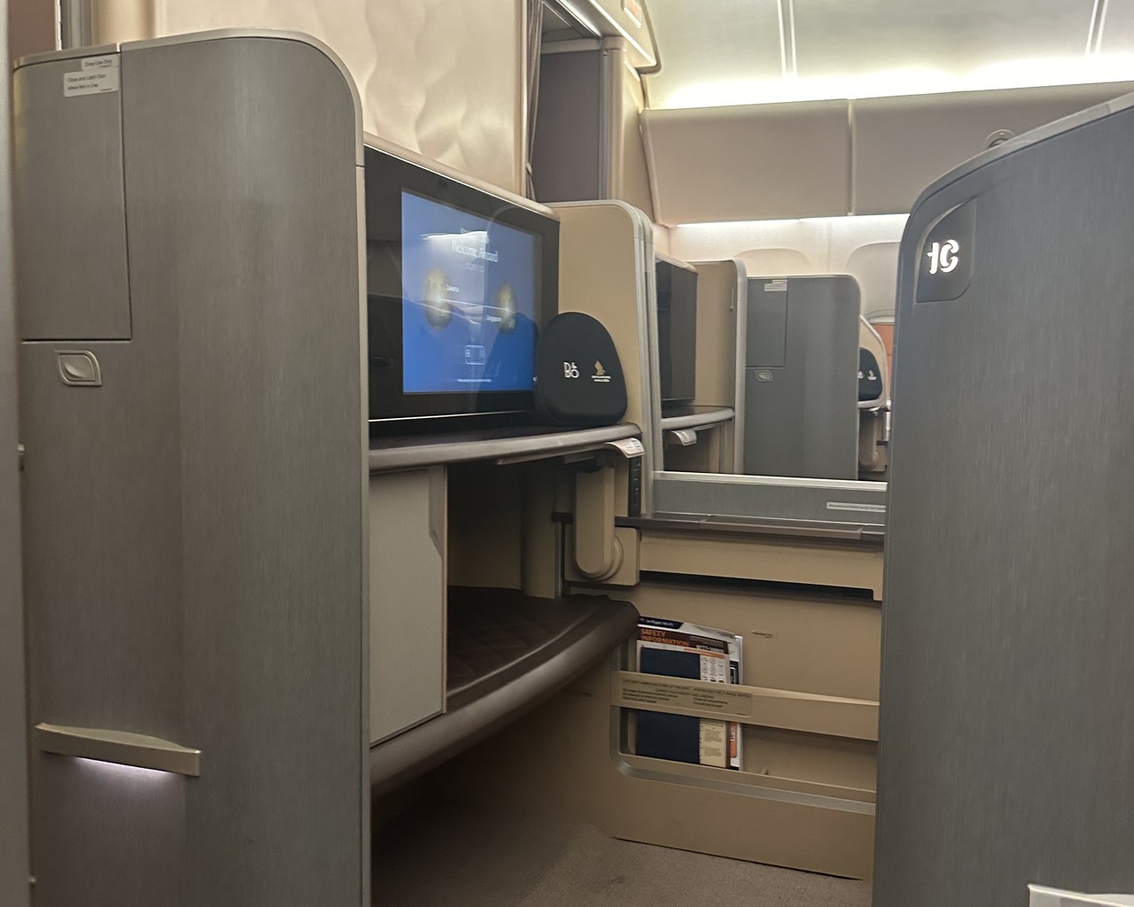 Review of Singapore Airlines flight from Jakarta to Singapore in First
