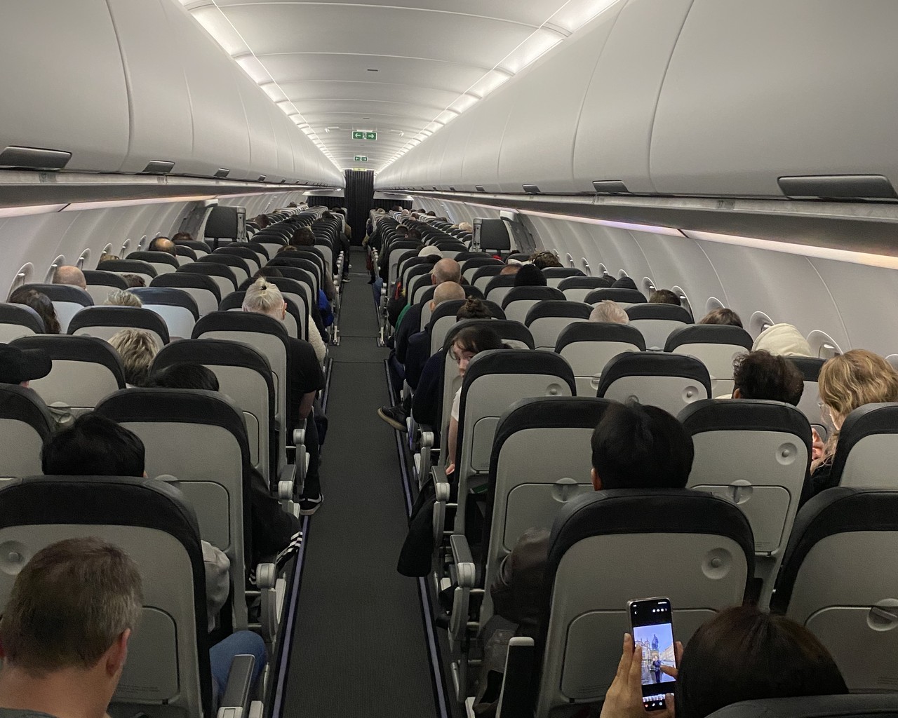 Review of British Airways flight from Edinburgh to London in Economy