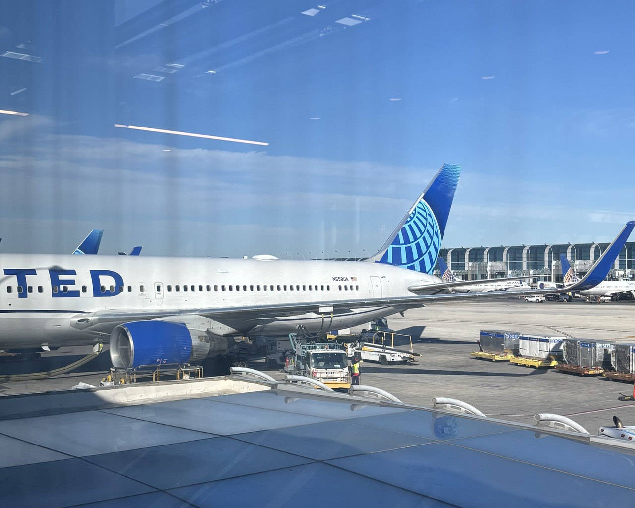 Review of United flight from Chicago to London in Business