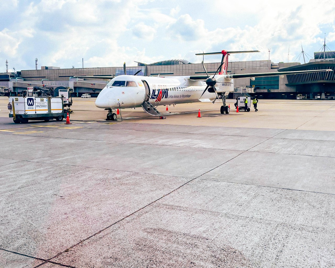 Review of LAM Mozambique flight from Johannesburg to Maputo in Economy