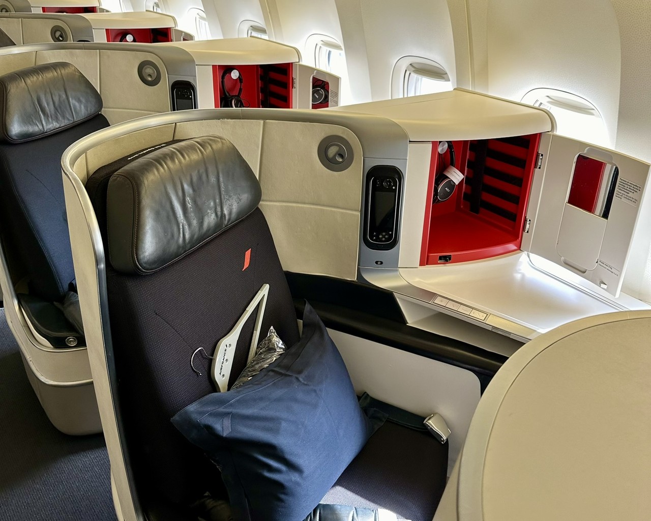 Review of Air France flight from Dubai to Paris in Business
