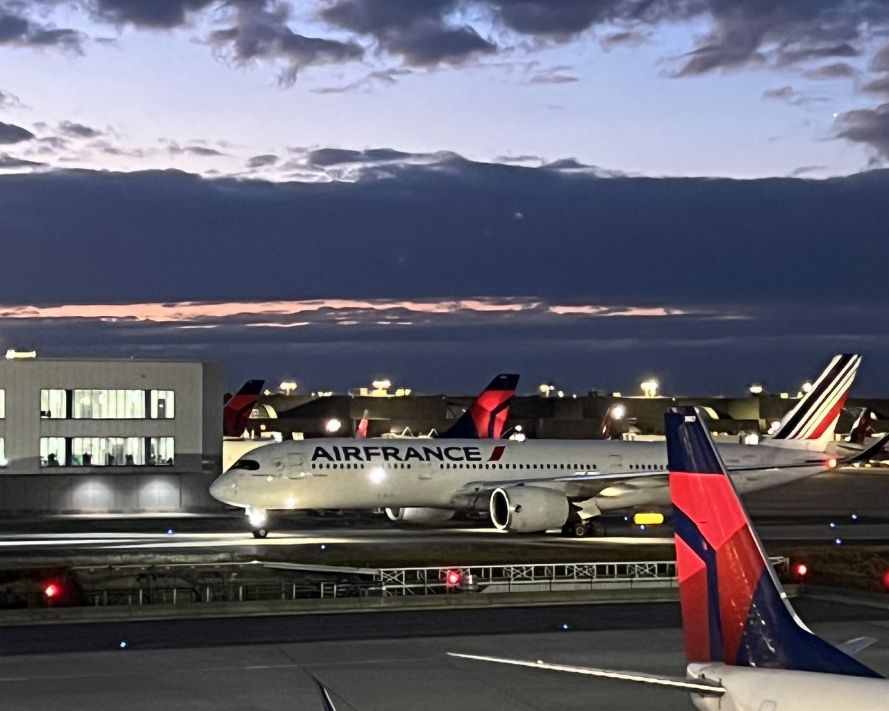 Review of Delta Air Lines flight from Atlanta to Baltimore in Domestic ...