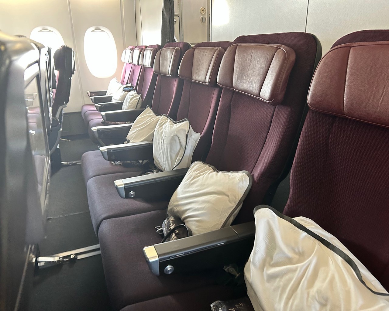 Review of Qantas flight from Sydney to Singapore in Economy