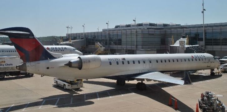 Review of Delta Connection flight from Washington to Detroit in ...