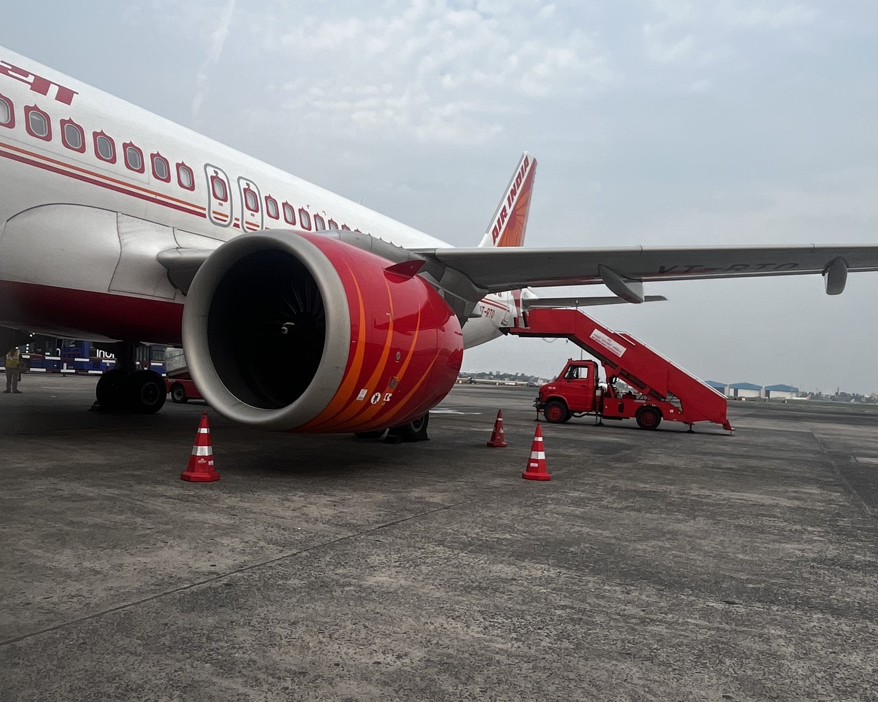 Review of Air India flight from Kolkata to Mumbai in Economy