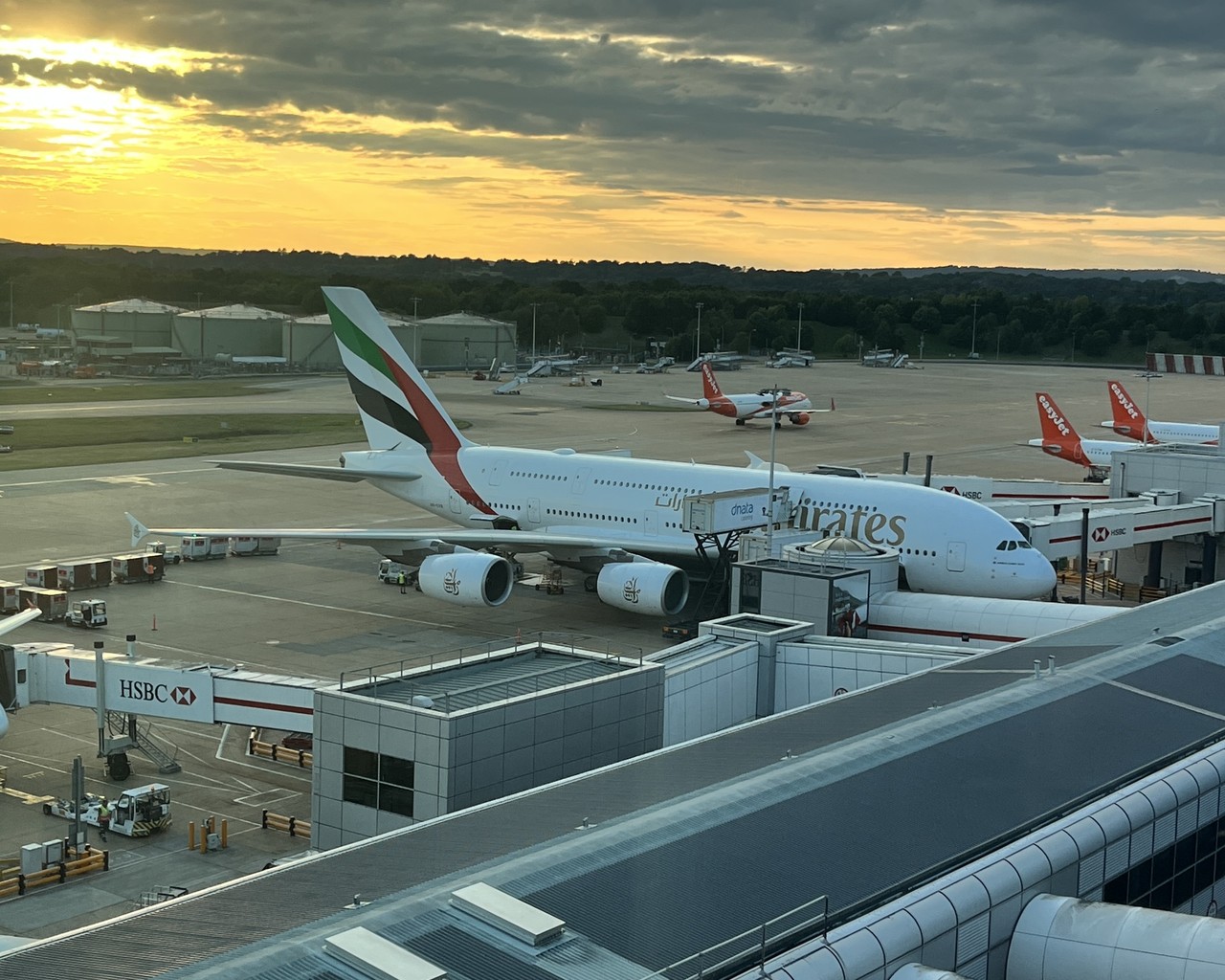 Review of Emirates flight from Dubai to London in Economy