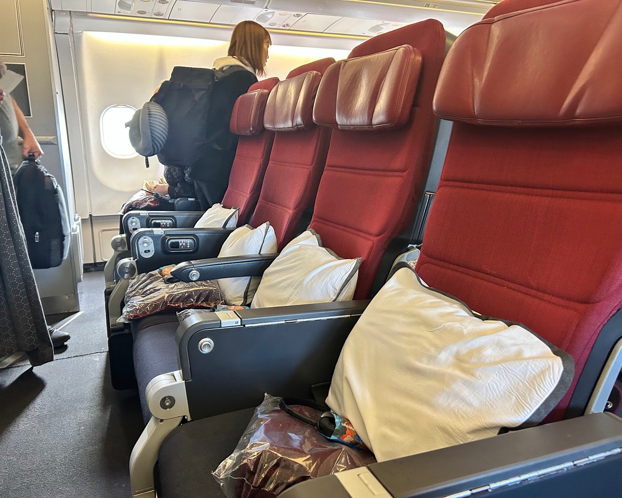 Review of Qantas flight from Melbourne to Tokyo in Economy