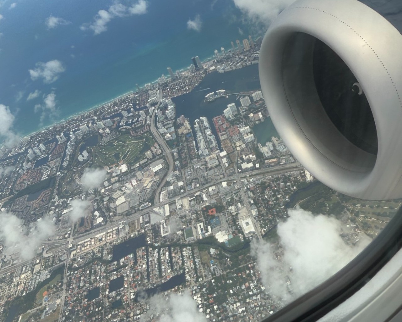 Review of AeroMexico flight from Miami to Mexico City in Economy