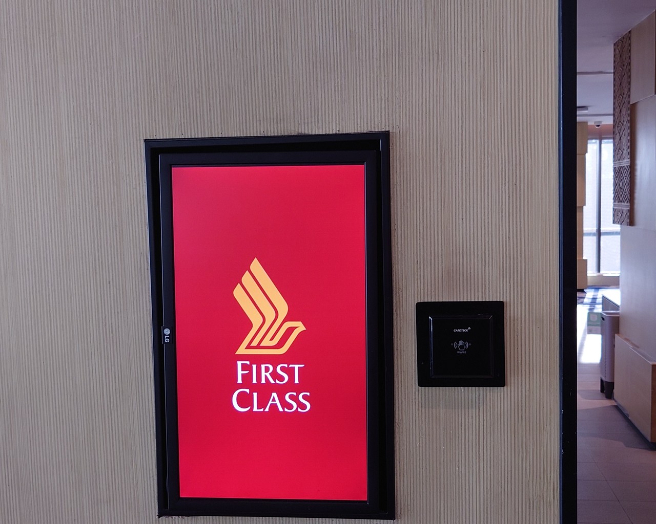 Review of Singapore Airlines flight from Jakarta to Singapore in First