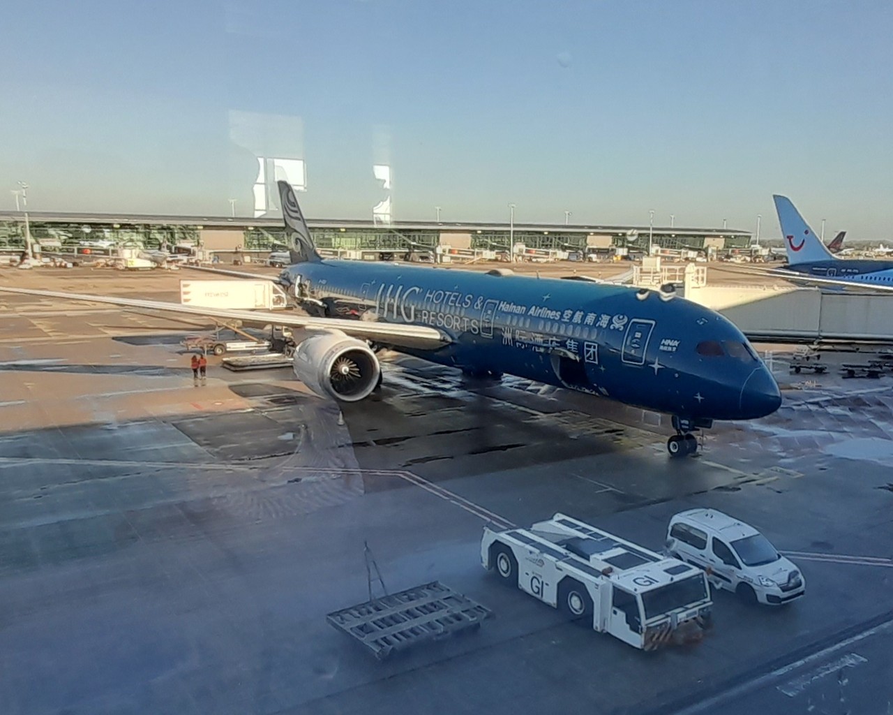 Review of Hainan Airlines flight from Brussels to Shanghai in Economy