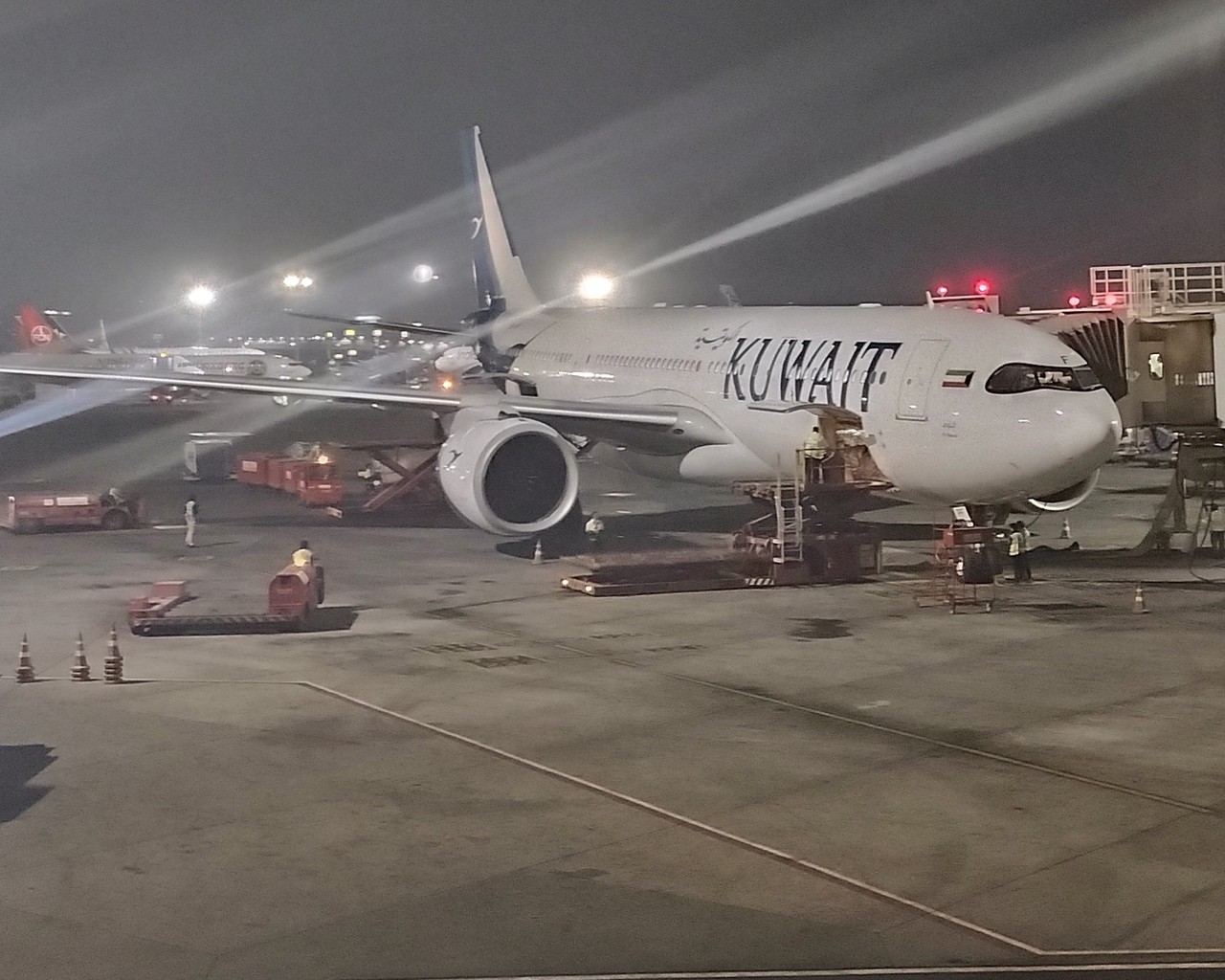 Review of Kuwait Airways flight from Kuwait City to Mumbai in Economy