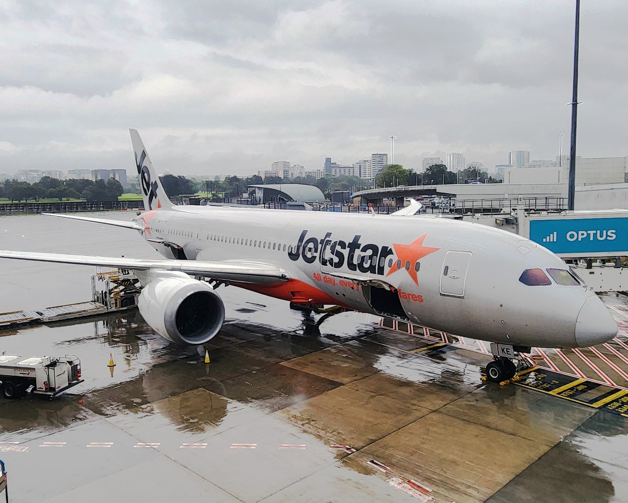 Review of Jetstar Airways flight from Sydney to Melbourne in Economy
