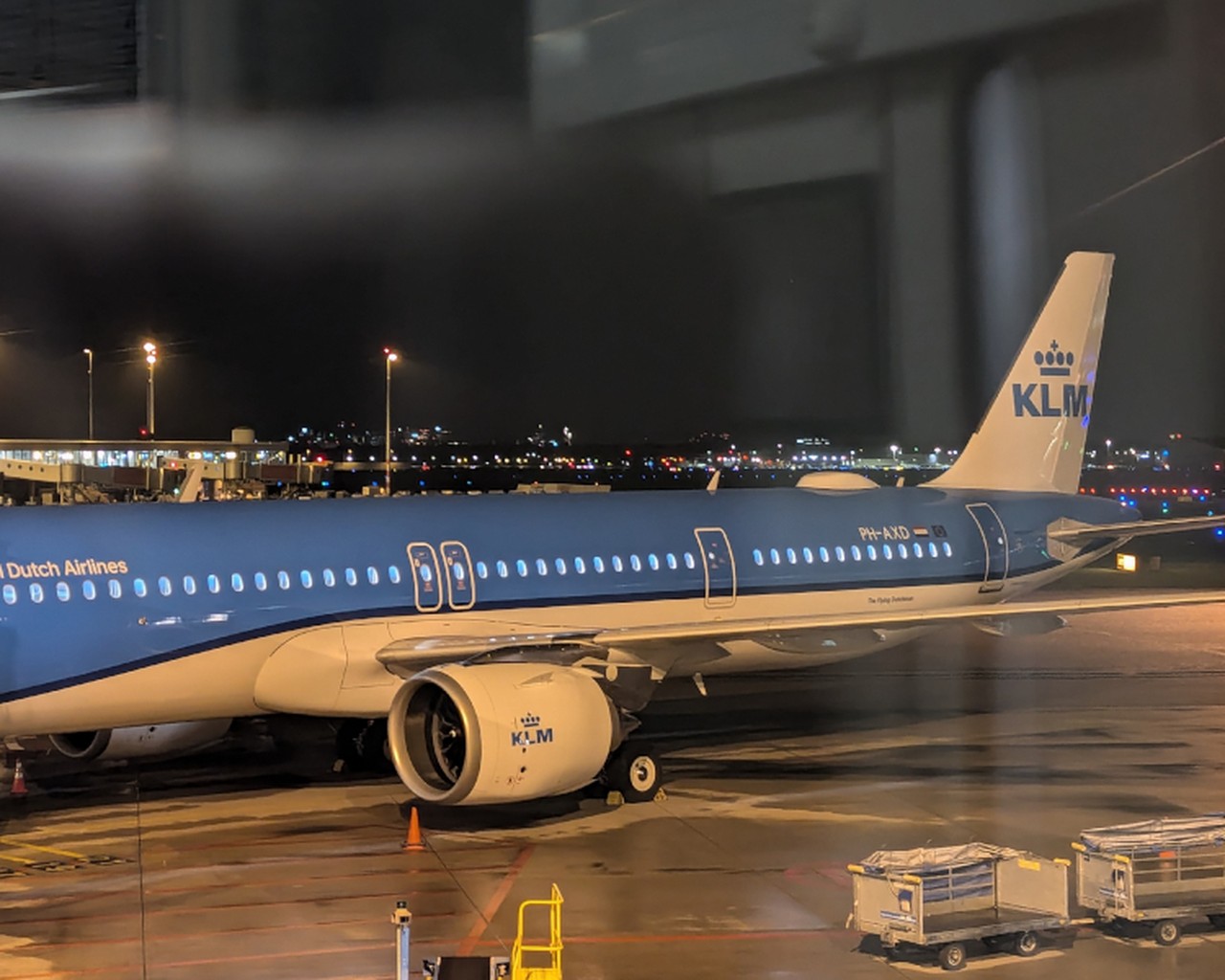 Review of KLM flight from Amsterdam to Paris in Economy
