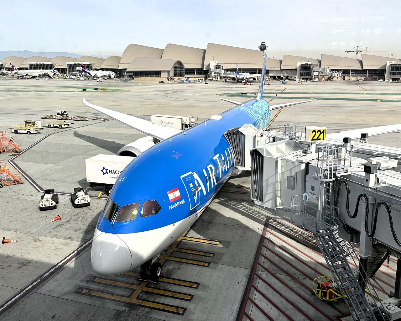 Review of Air Tahiti Nui flight from Paris to Los Angeles in Premium Eco