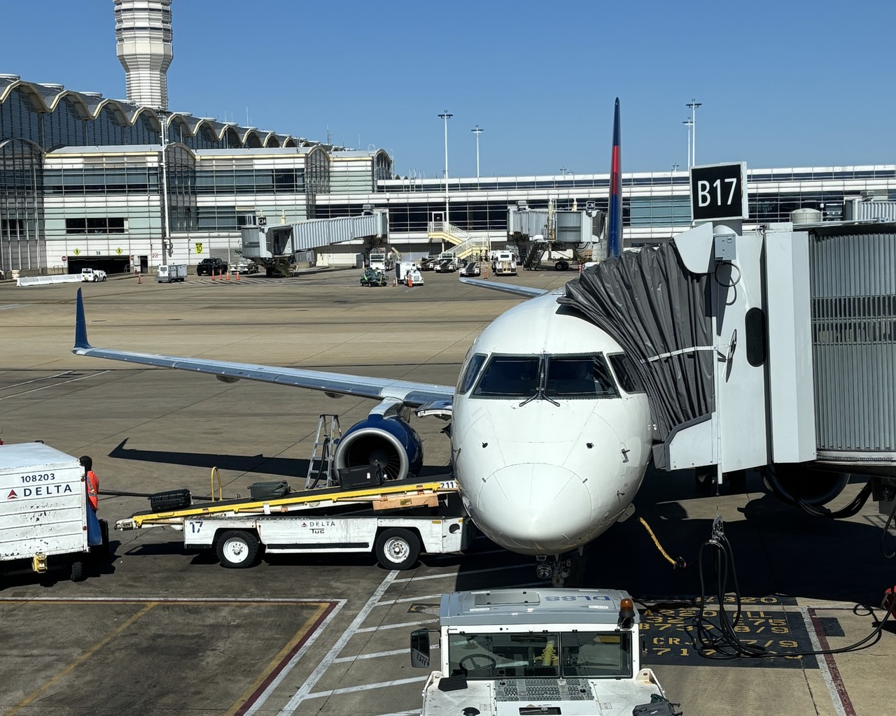 Review of Delta Air Lines flight from Washington to New York in Premium Eco