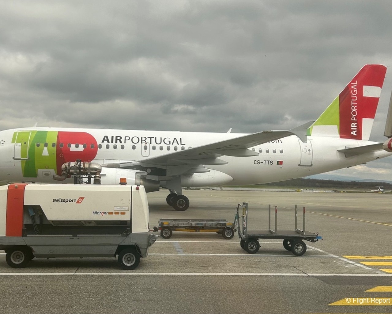 Review of TAP Air Portugal flight from Geneva to Lisbon in Economy