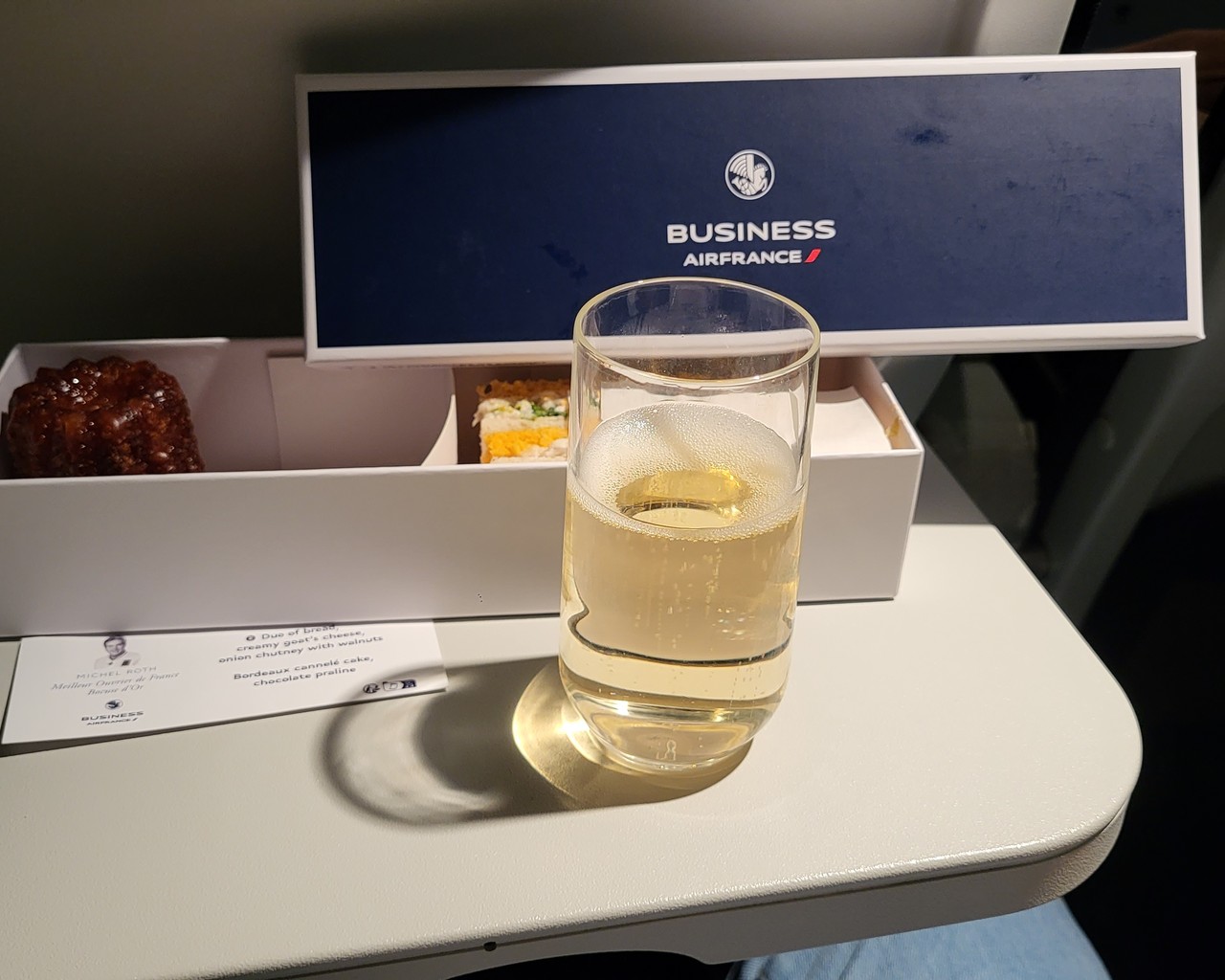 Review of Air France flight from Lyon to Paris in Business