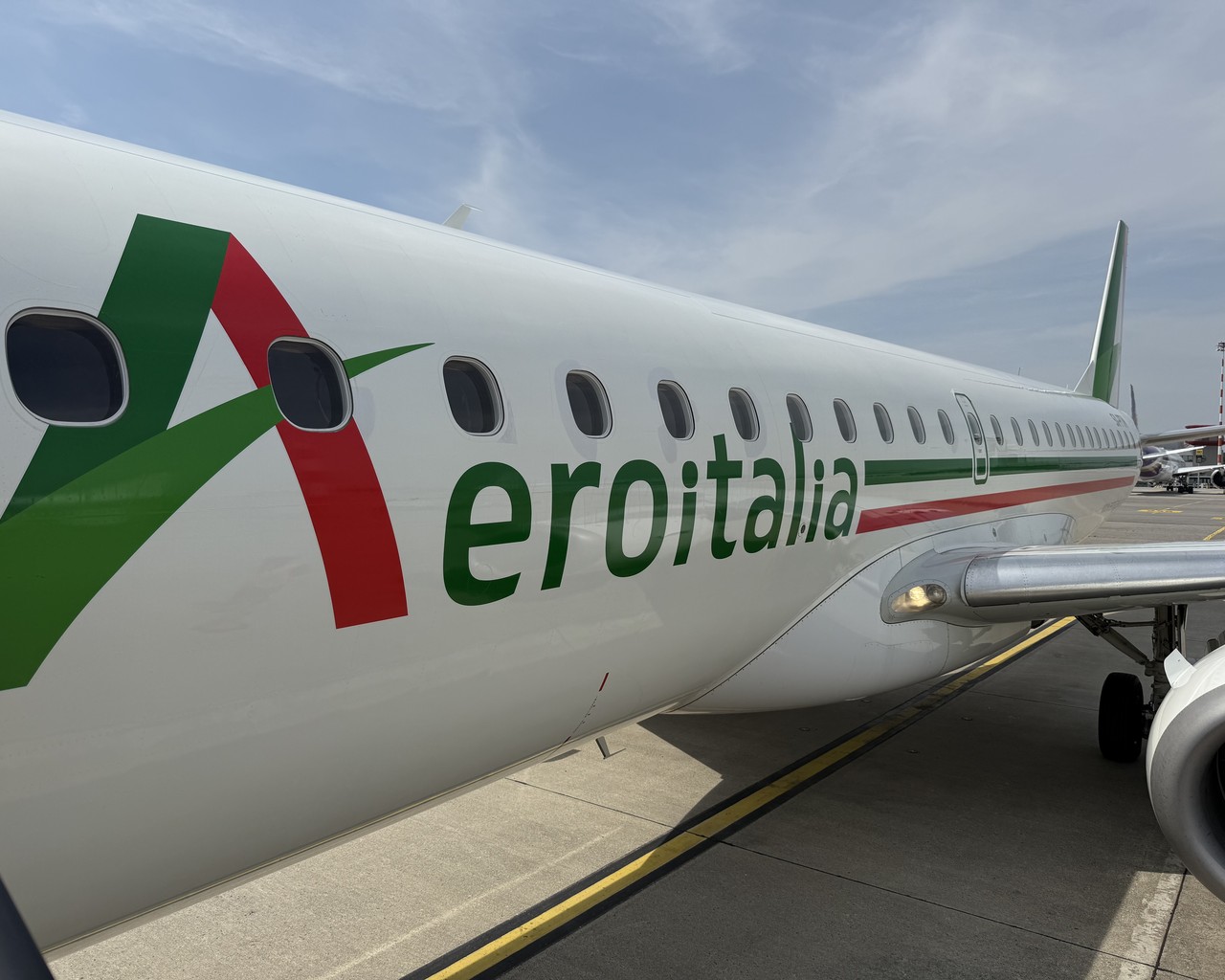 Review of AeroItalia flight from Milan to Rome in Economy