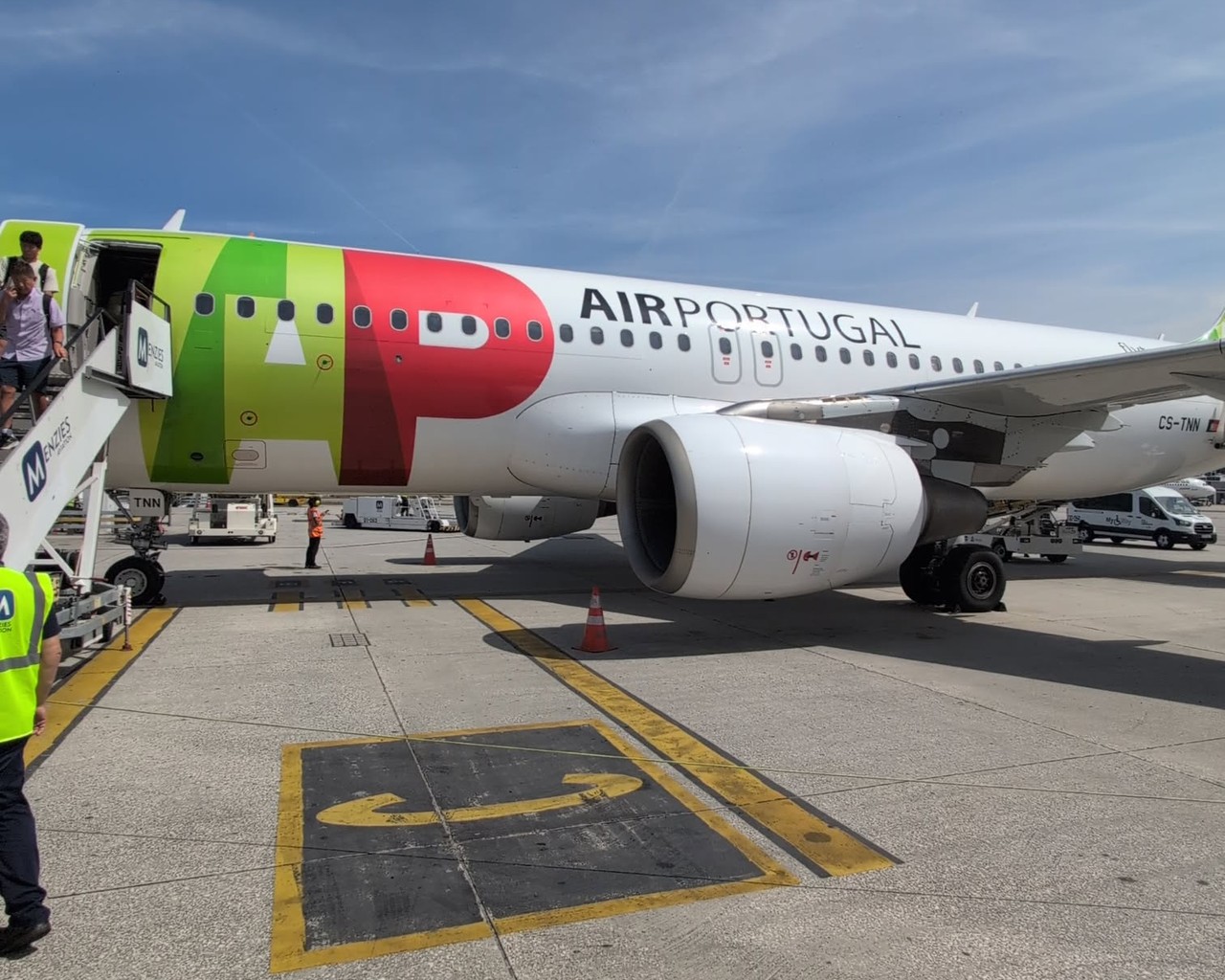 Review of TAP Air Portugal flight from Paris to Porto in Economy