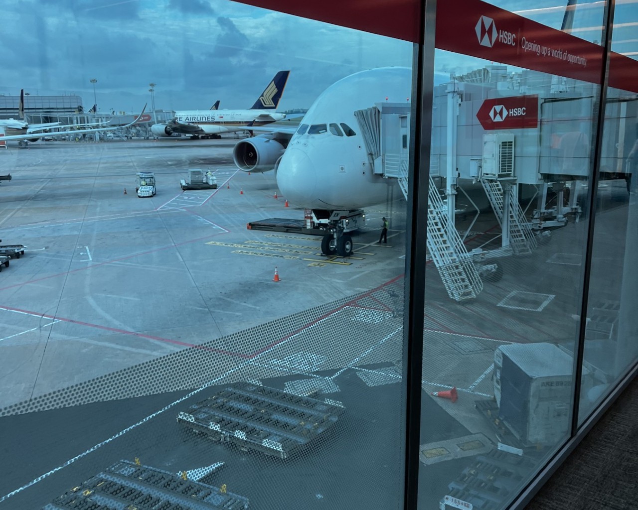 Review of Singapore Airlines flight from Singapore to London in Economy