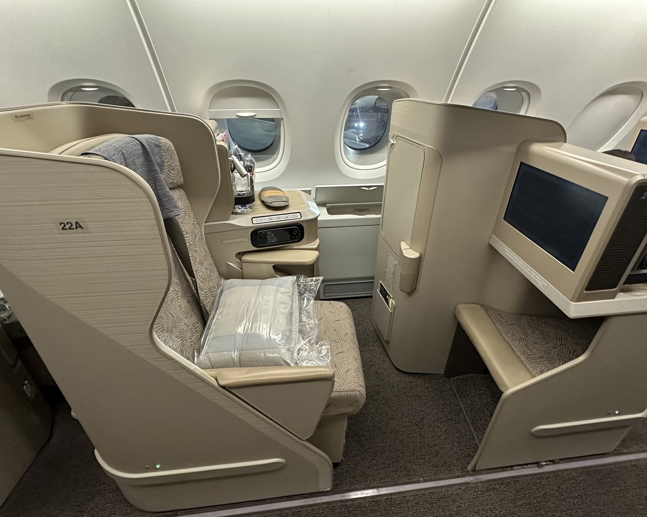 Review of Asiana Airlines flight from Los Angeles to Seoul in Business