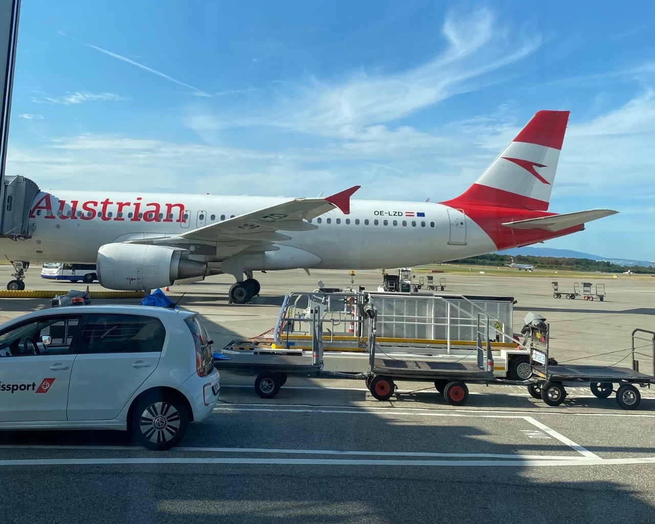 Review of Austrian Airlines flight from Geneva to Vienna in Economy