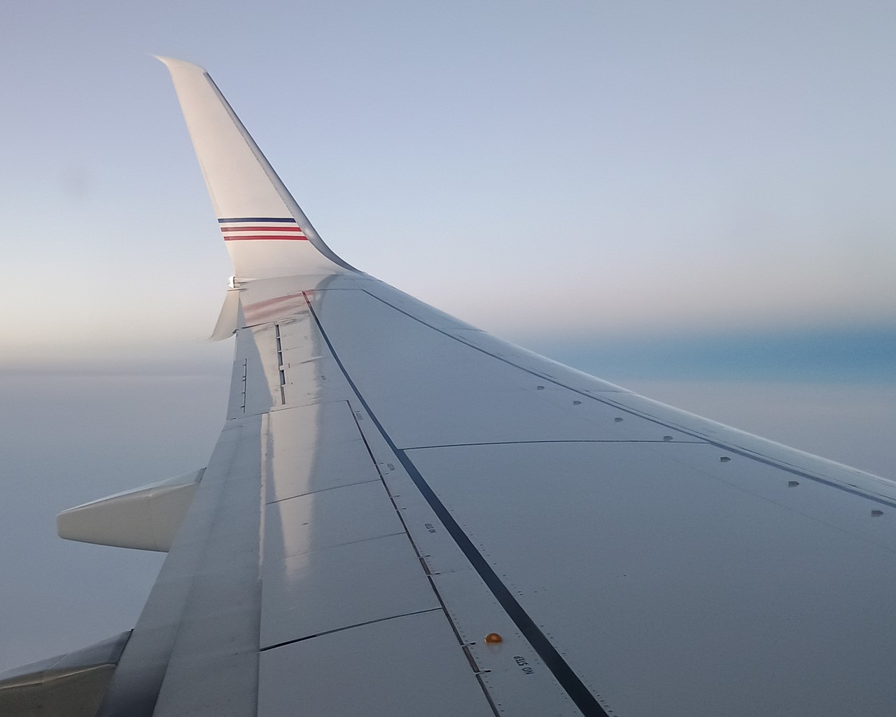 Review of United flight from Calgary to Denver in Economy