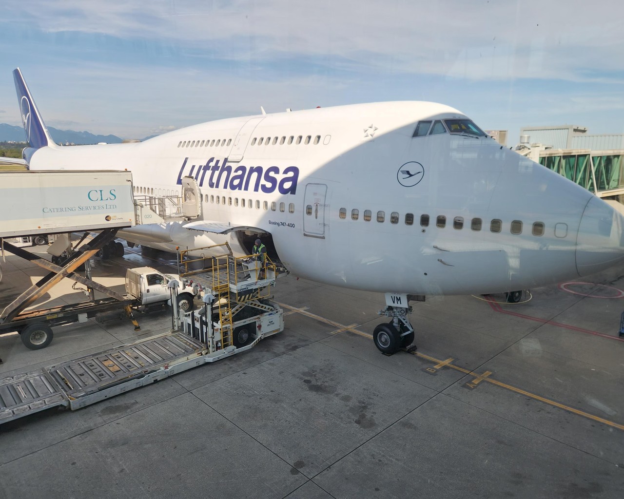 Review of Lufthansa flight from Vancouver to Frankfurt in Business