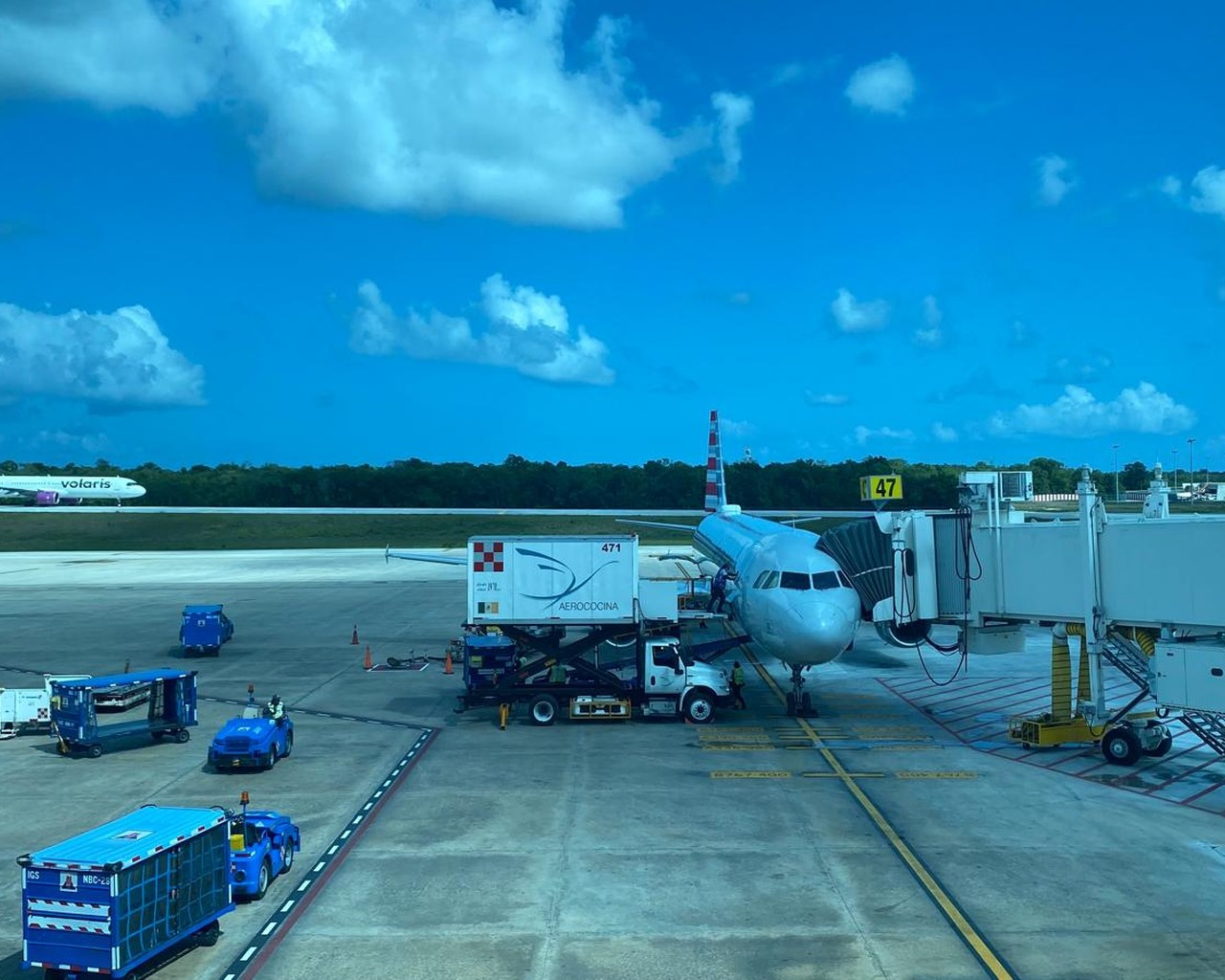 Review of American Airlines flight from Cancún to Dallas/Fort Worth in ...
