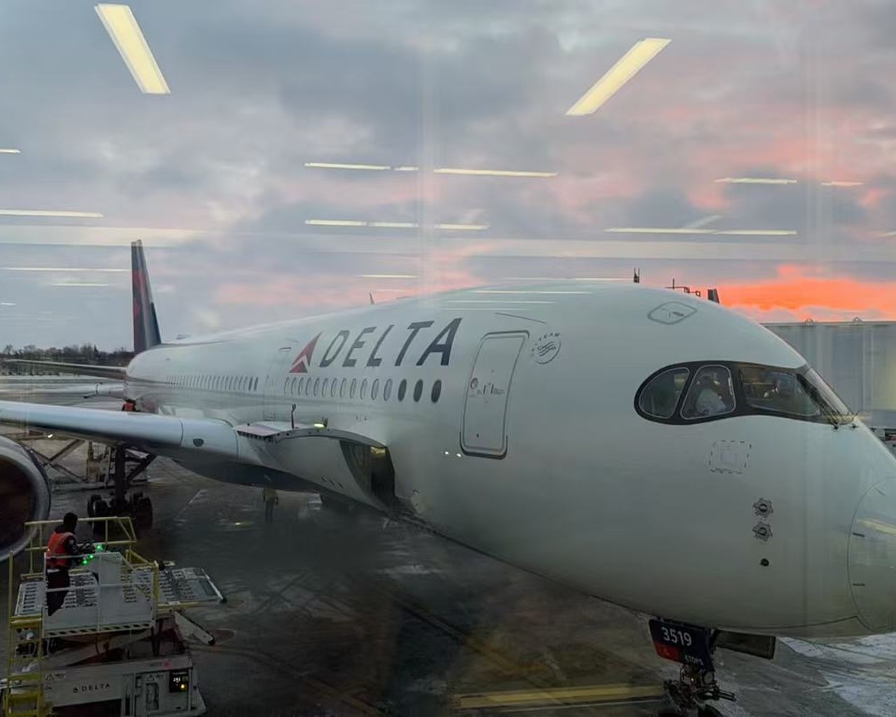 Review of Delta Air Lines flight from Seoul to Minneapolis in Business
