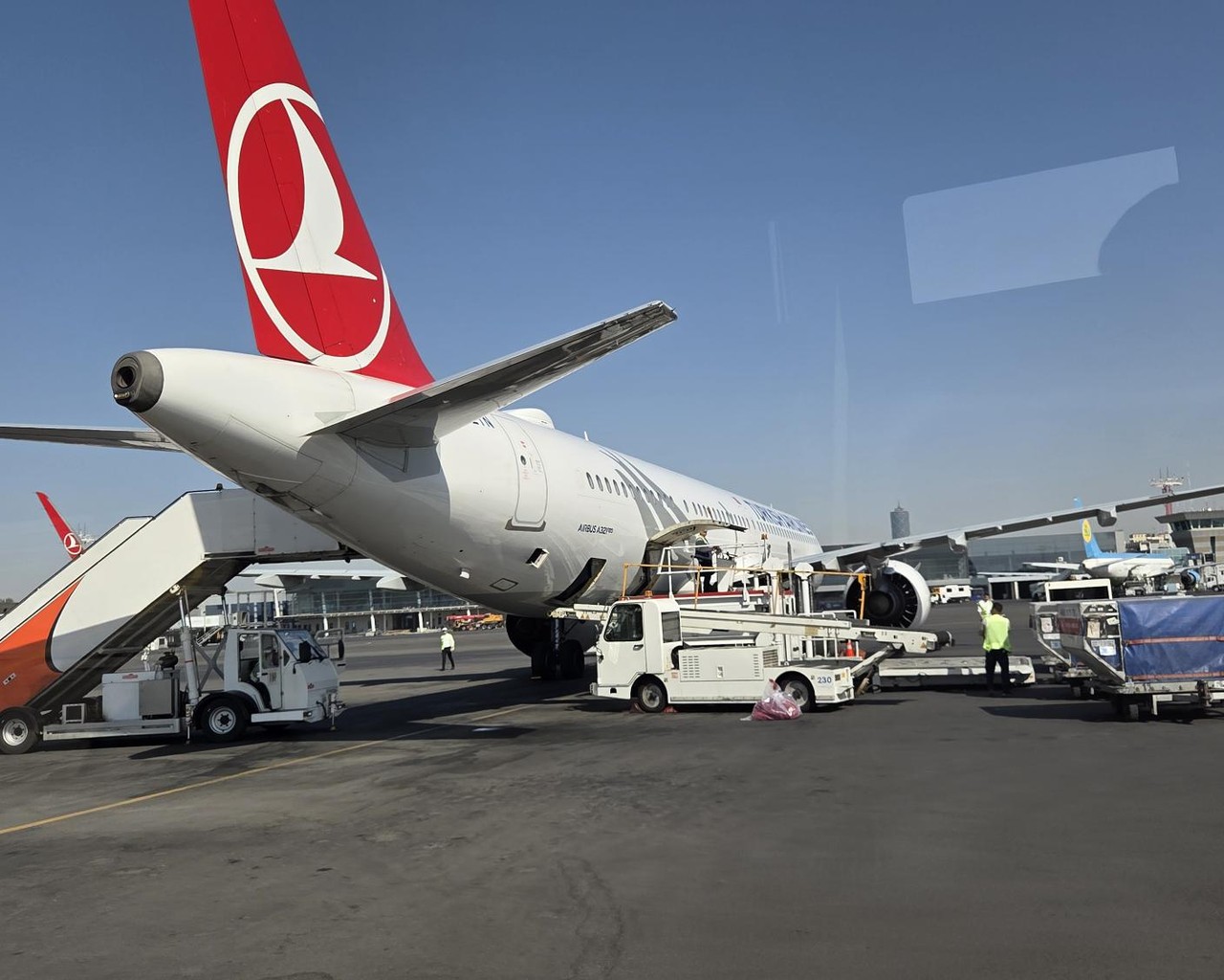 Review of Turkish Airlines flight from Tashkent to Istanbul in Business
