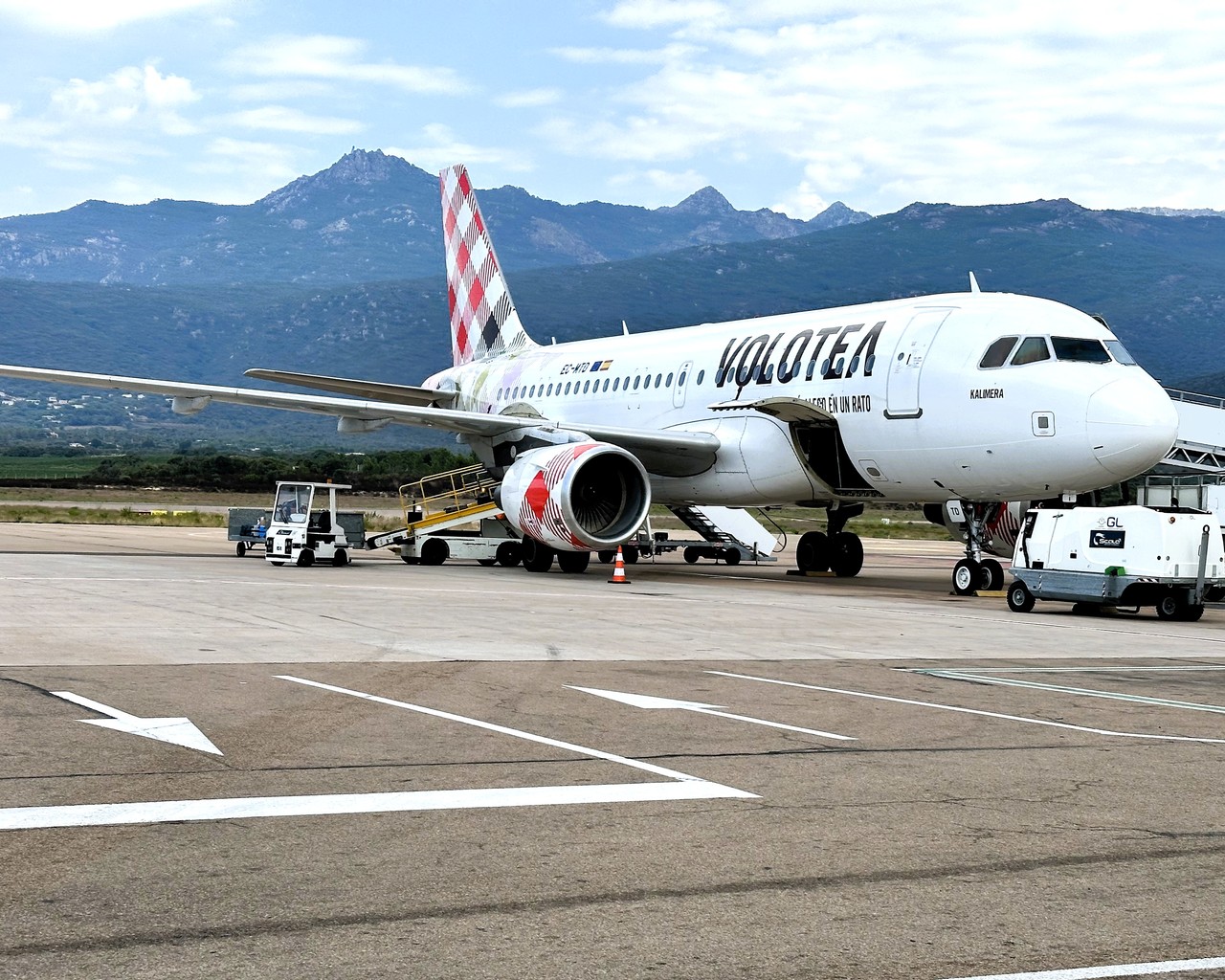 Review of Volotea flight from Figari Sud-Corse to Rodez in Economy
