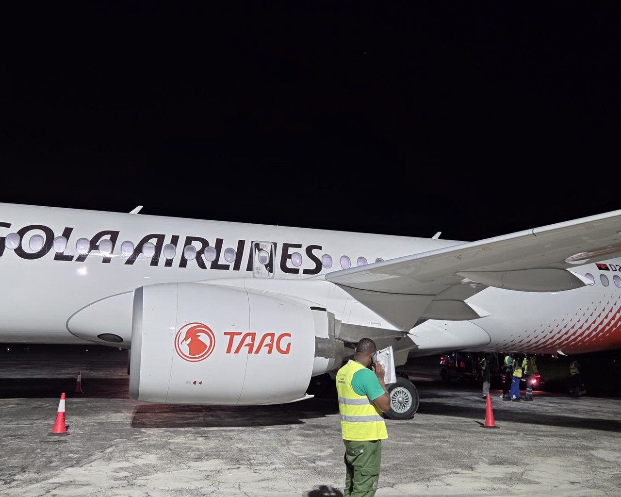 Review of TAAG Angola Airlines flight from Luanda to São Tomé in Business