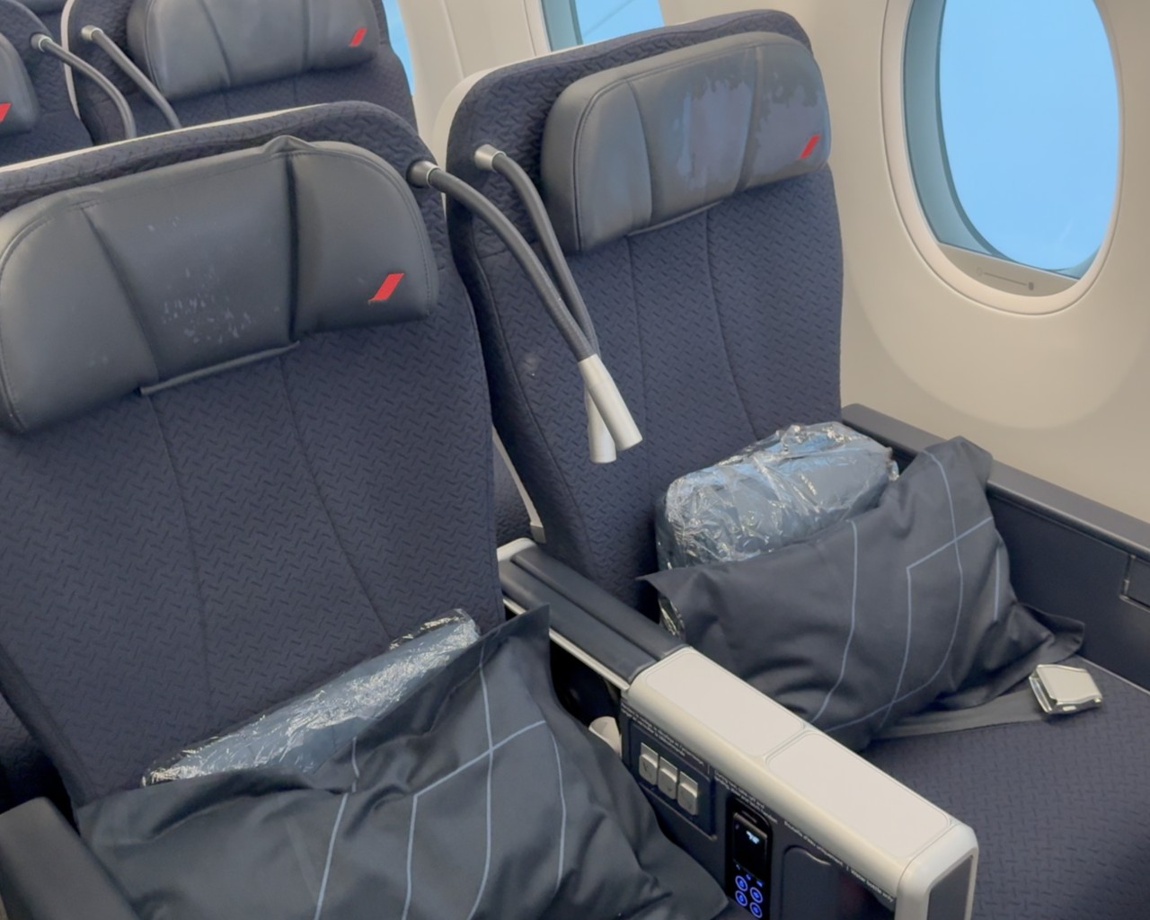 Review of Air France flight from Chicago to Paris in Premium Eco