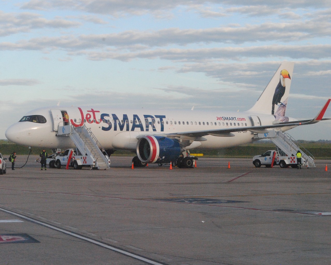Review of JetSmart flight from Santiago to Montevideo in Economy