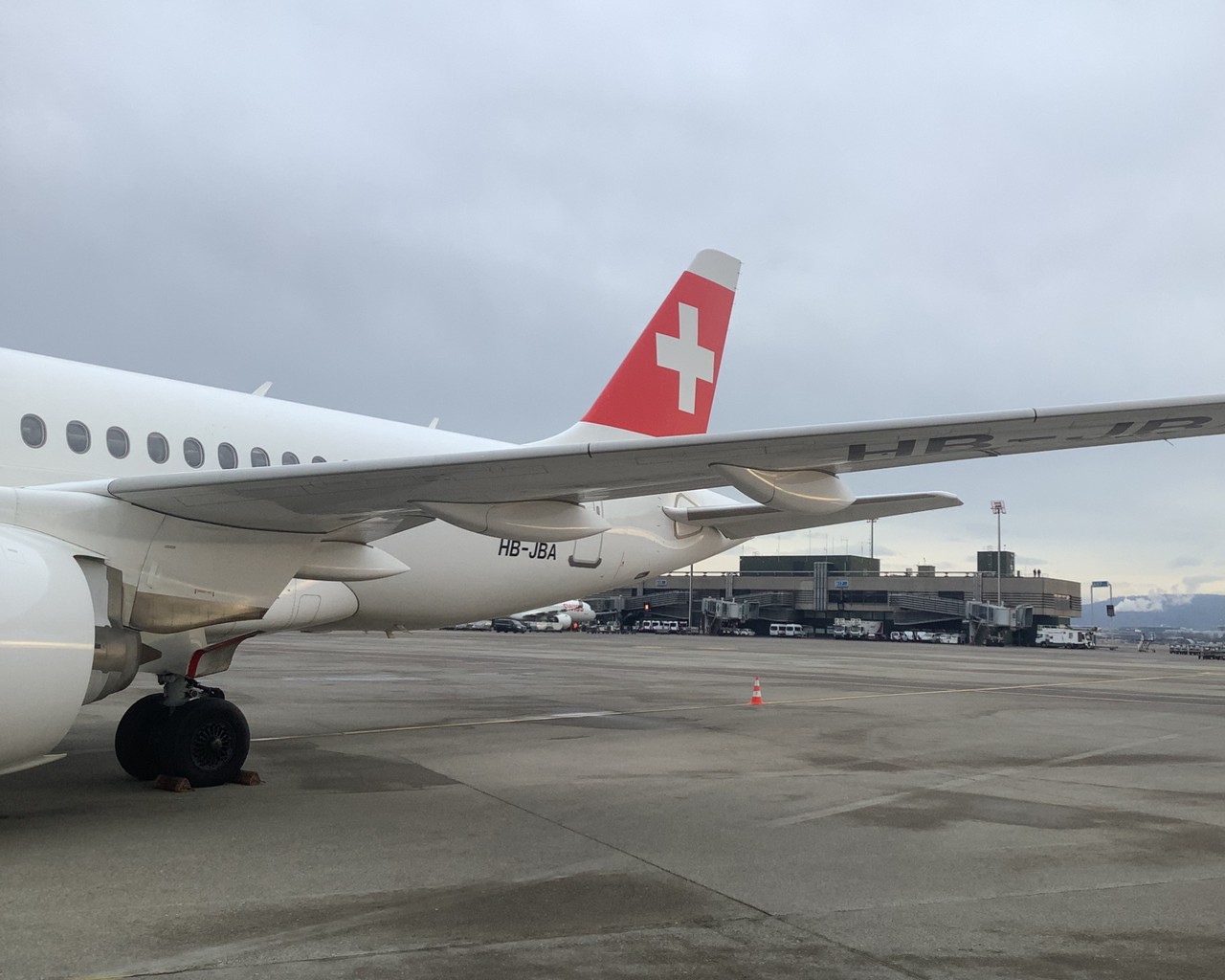 Review of SWISS flight from Geneva to Zurich in Economy